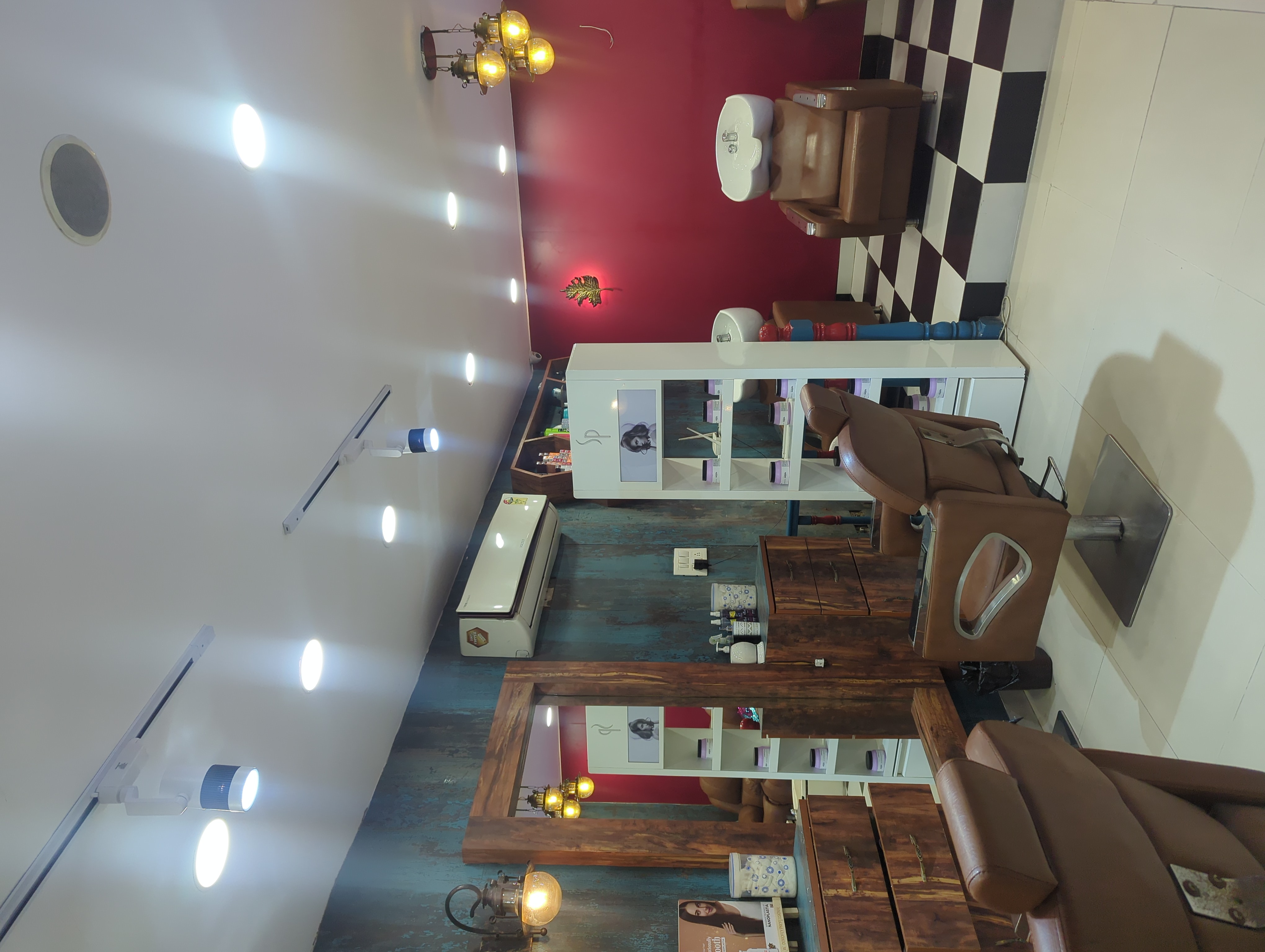 Eyebrows Threading In The Vintage Chair In New Delhi
